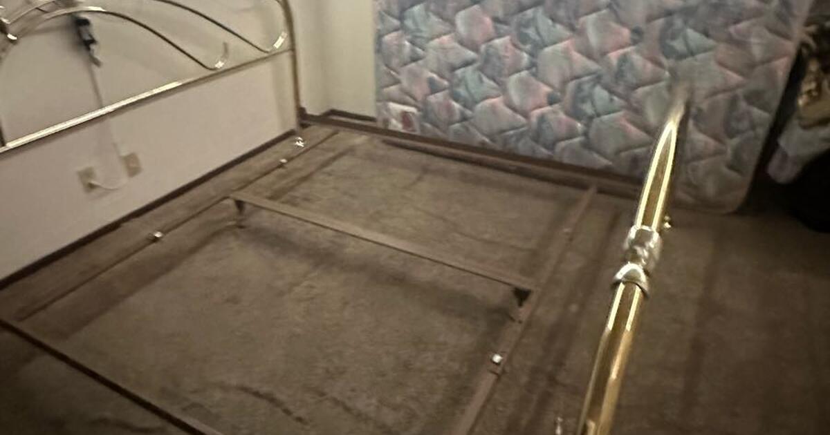 King size bed frame for $50 in Flagstaff, AZ | For Sale & Free — Nextdoor