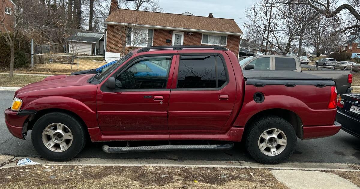 2004 Red Ford Explorer Sport Trac for $1300 in Silver Spring, MD | For ...