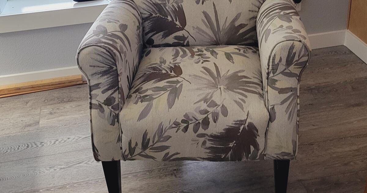 Modified wing back chair-Excellent condition for $100 in Deer Park, WA ...