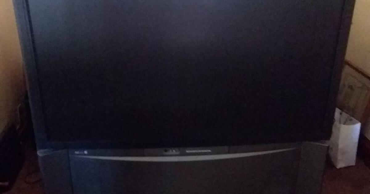 Hitachi Projection TV for Free in West Allis, WI | For Sale & Free ...