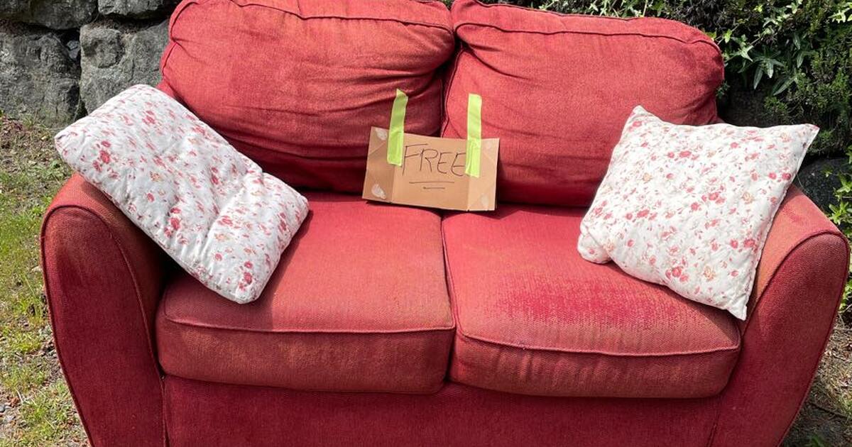 Free sofa on the curb Wallingford Ave N and 198th for Free in Shoreline ...
