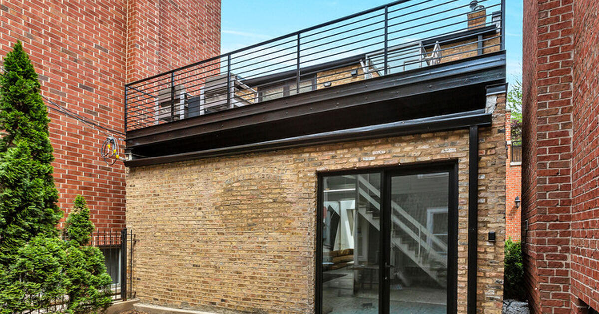 LINCOLN PARK: COACH HOUSE -- LOFT DUPLEX (SHORT-TERM; FURNISHED; ALL ...