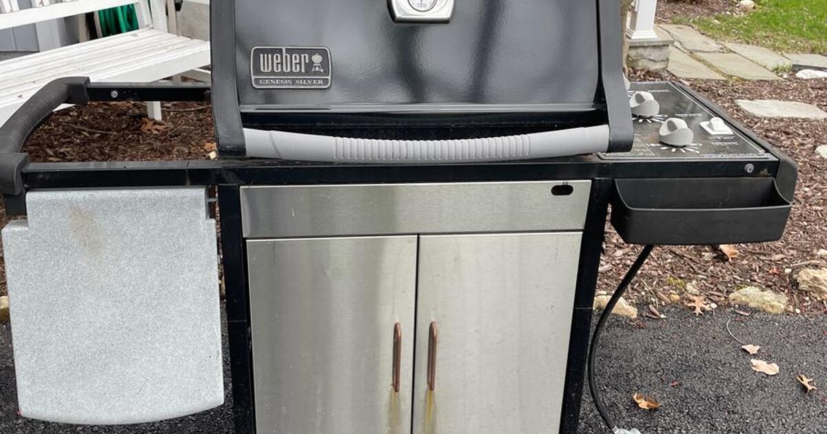 Weber Genesis Silver Grill for Free in Cos Cob, CT | For Sale & Free ...