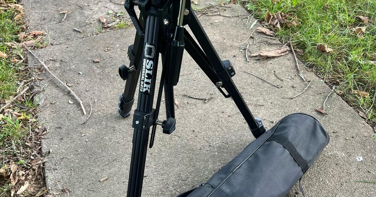 Slik Universal U-212 Tripod Camera Camcorder for $25 in Louisville, KY ...