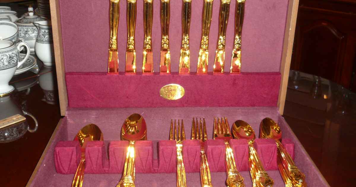 24 K Gold Vermeil Electroplated Stainless Presentation Flatware (silverware) Service for 8 for ...