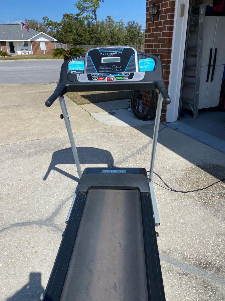 Threadmill for Free in Pensacola, FL | For Sale & Free — Nextdoor