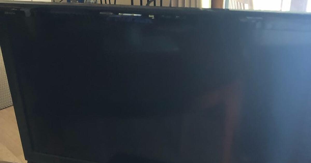TV 40” works great..not smart TV- has remote for Free in Mooresville ...