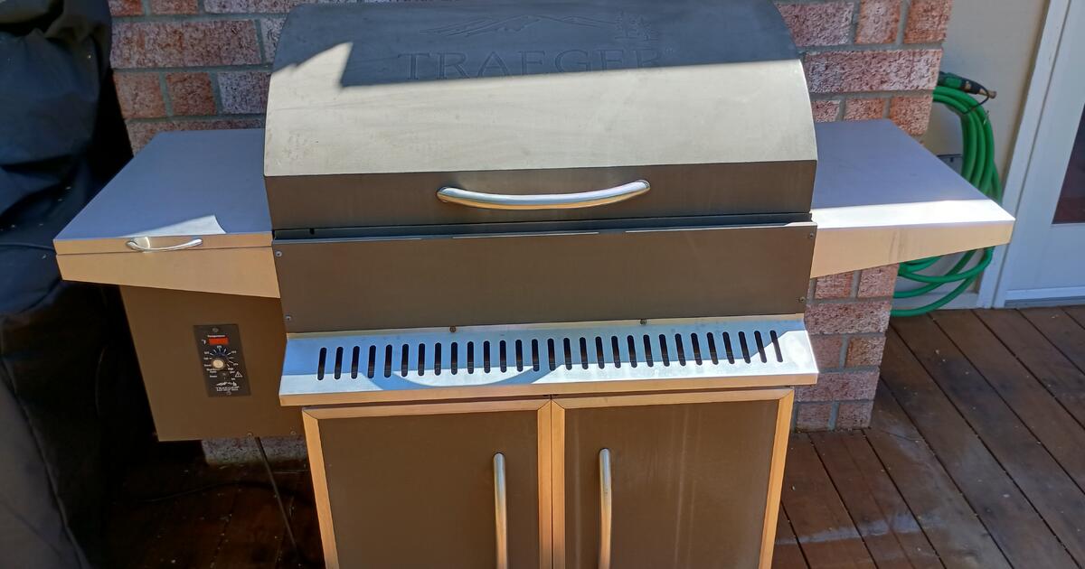 Traeger Grill TFS60LZC Select Elite Pellet Grill and Smoker, 589 Sq. In ...