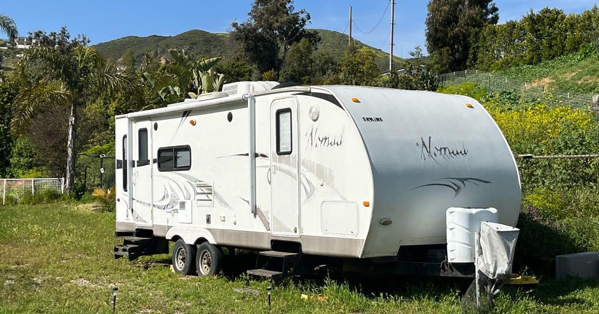 2010 28 ft fleetwood nomad travel trailer for $15000 in Malibu, CA ...