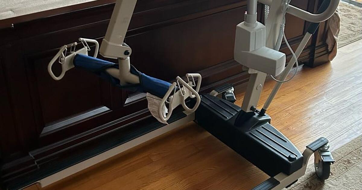 Invacare Reliant 450 Battery powered patient lift (Hoyer lift) for $75 ...