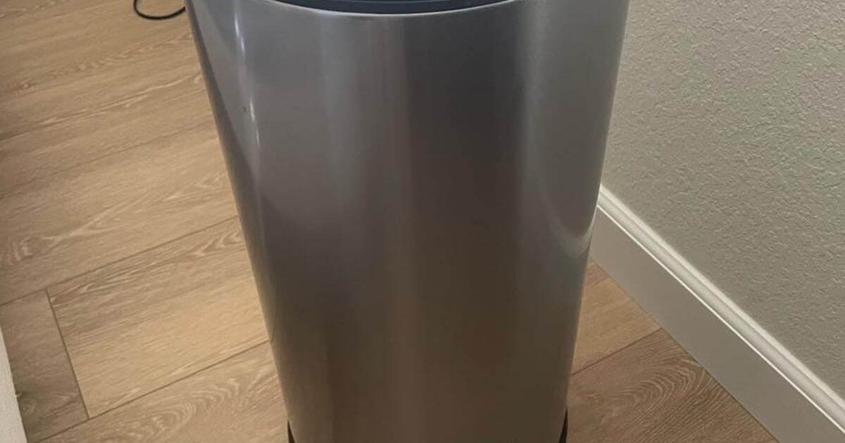 Simple Human Trash Can & Bags for $20 in Santa Cruz, CA | For Sale ...