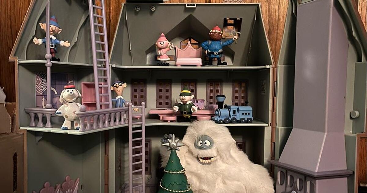 Rankin Bass Rudolph Santa Castle with mini figures & Bumble for $200 in ...