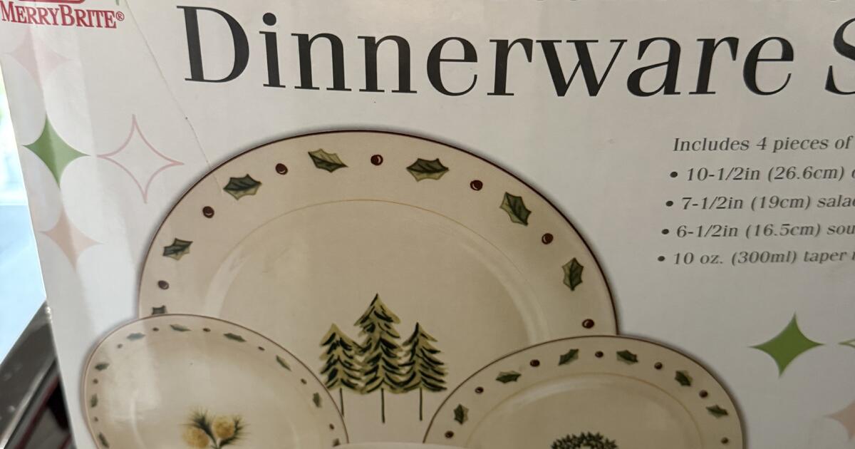 Merry Brite 16 Piece Stoneware Dinnerware Set for Free in Manalapan, NJ ...