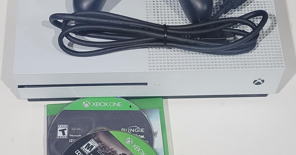 White Xbox One S 500GB Console Bundle w/ 3 Games, Controller, All ...