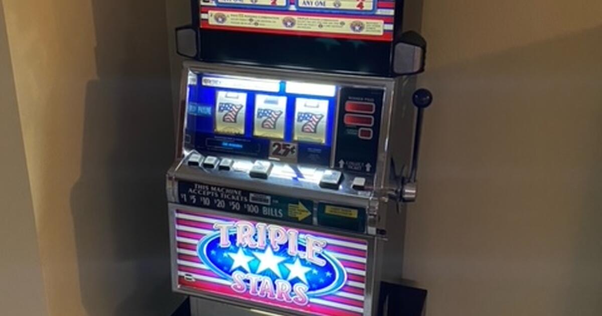 Triple Stars Slot Machine With Stand for $250 in Indianapolis, IN | For ...