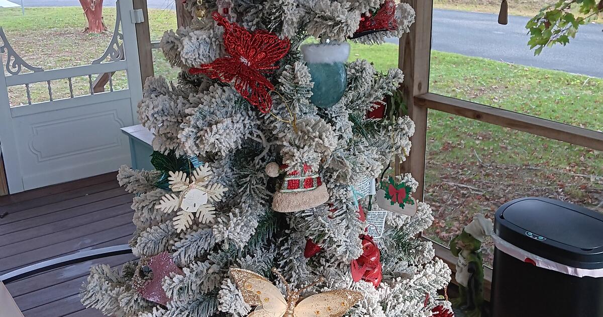 Decorated Artificial Christmas Tree for $20 in Murrells Inlet, SC | For ...