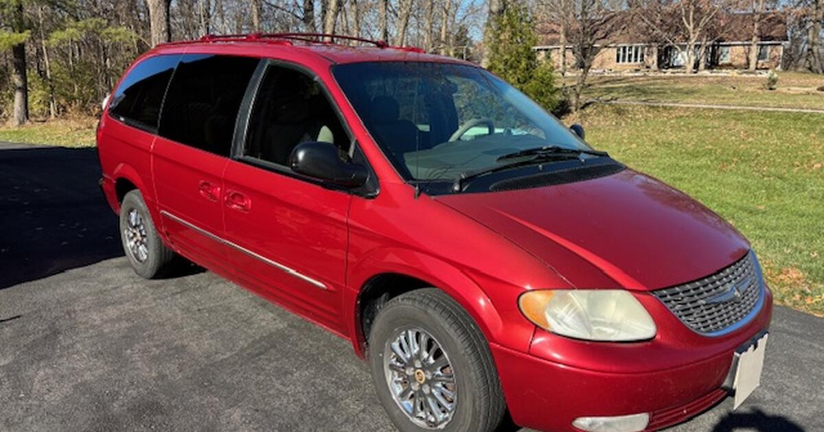 Town and country mini van $2900 for $2900 in Excelsior Springs, MO ...