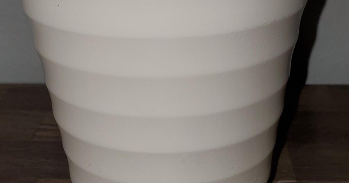 Off-White Horizontal Ribbed Ceramic Plant Pot/Drop Pot for $10 in ...