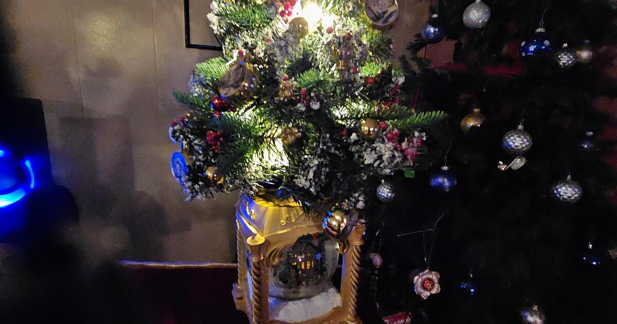 Bradford Exchange Thomas Kinkade Christmas Tree for $75 in Rancho ...