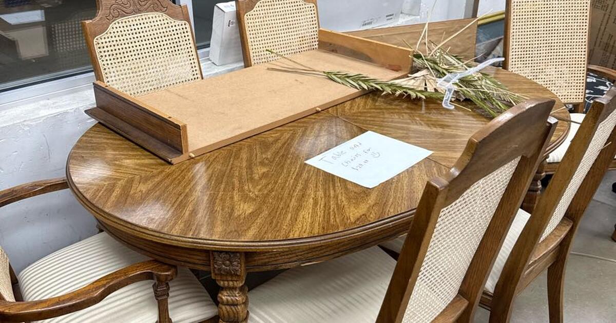 Wooden Dining Table Set MUST PICK UP TODAY for Free in Wilmington, DE ...