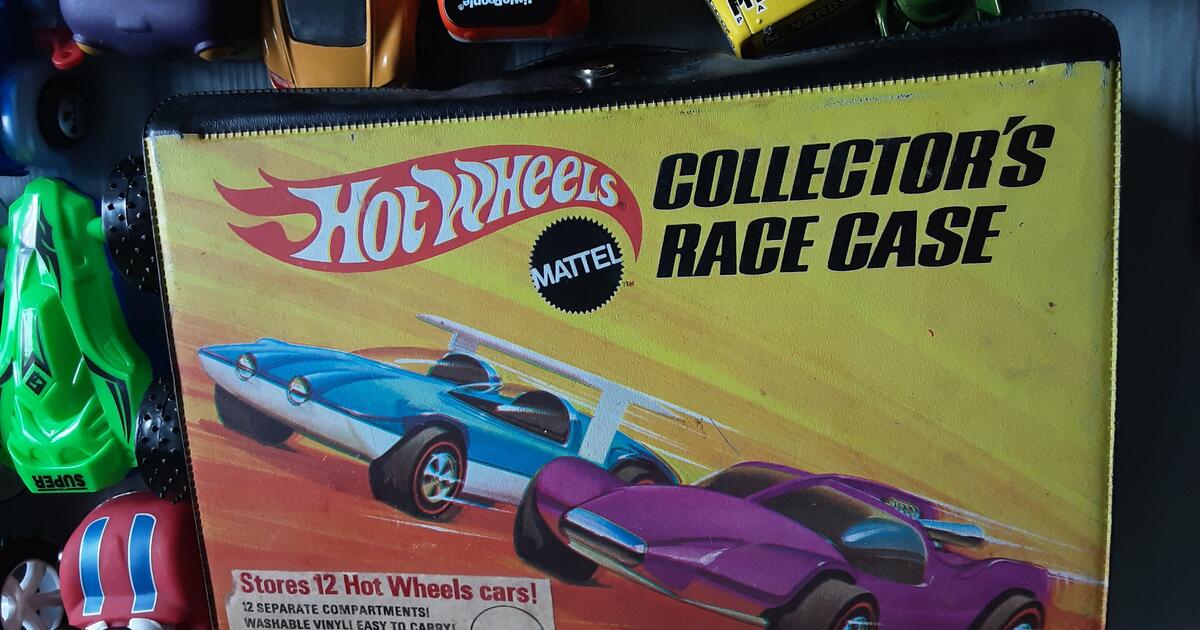 Large Bag Of Hot Wheels And Vintage Case for $10 in Maple Grove, MN ...