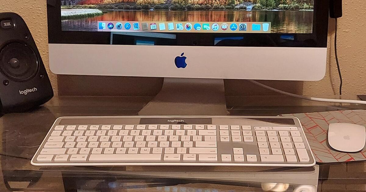21.5" iMac, mid 2011 & small desk for $100 in Rogers, AR | Finds — Nextdoor