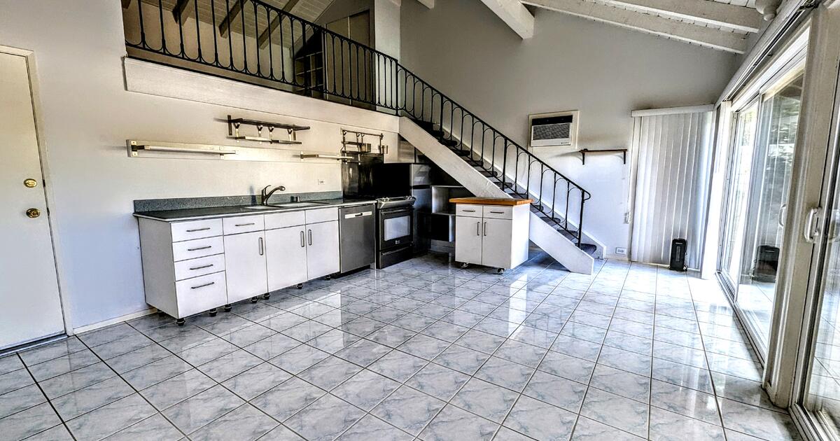 1BD 1BA 2 STORY LOFT STYLE PRIVATE GUESTHOUSE for $2200 in Westlake ...