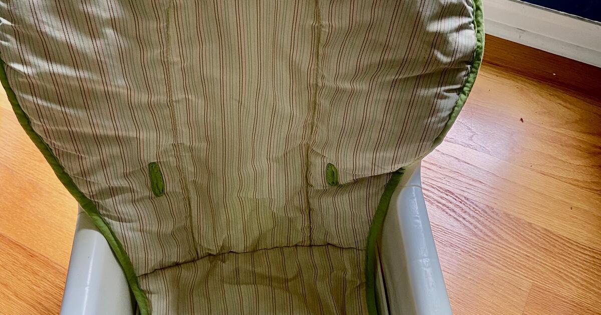 Mini high chair with removable washable liner & tray still available ...