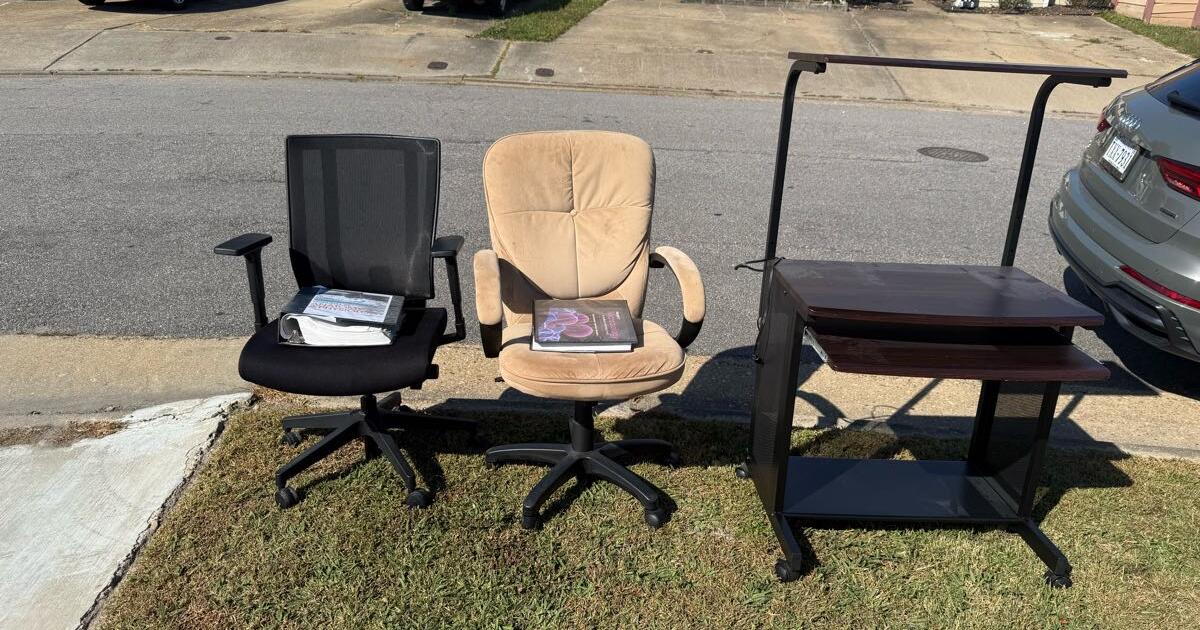 Office Chairs and Desk, anatomy books for Free in Virginia Beach, VA ...
