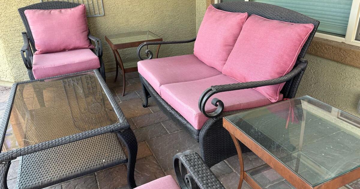 Outdoor patio set for $150 in Goodyear, AZ | For Sale & Free — Nextdoor