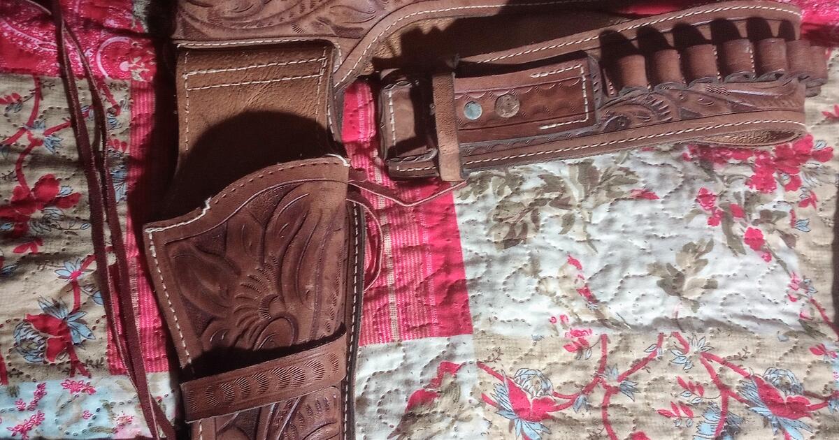 Vintage WESTERN GUN HOLSTER TOOLED LEATHER BELT for $100 in Crossville, TN | For Sale & Free ...