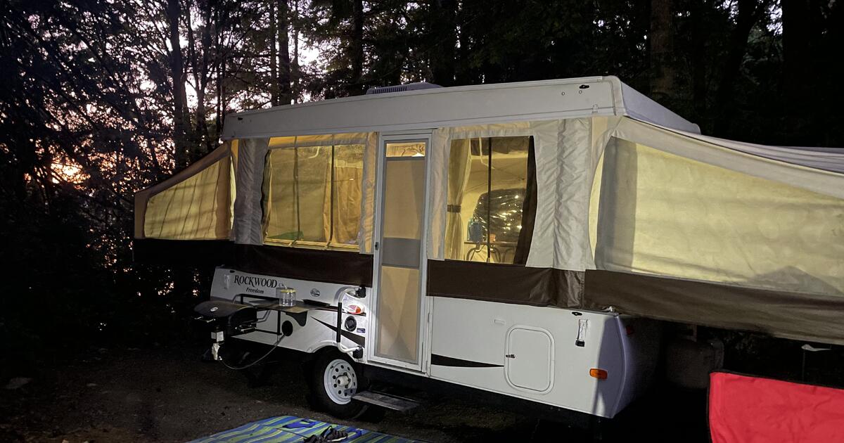 Sale Pending - 2015 2318G Rockwood Freedom Tent Trailer RV Pop Up ...