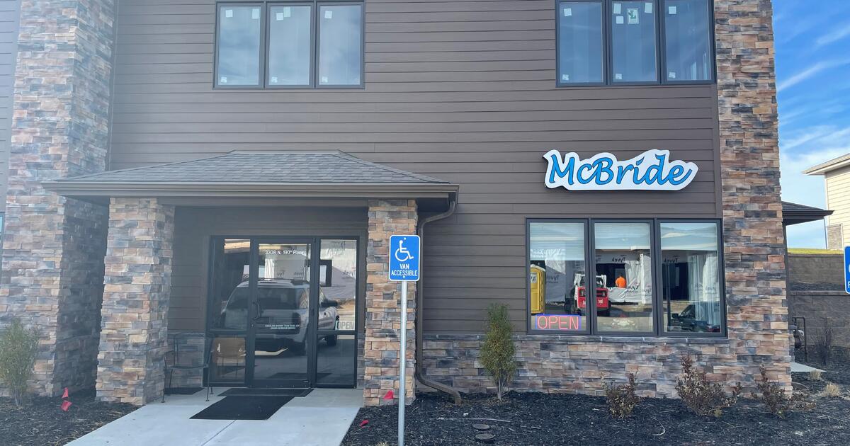 Looking for Office Assistant for $15 in Omaha, NE | For Sale & Free ...