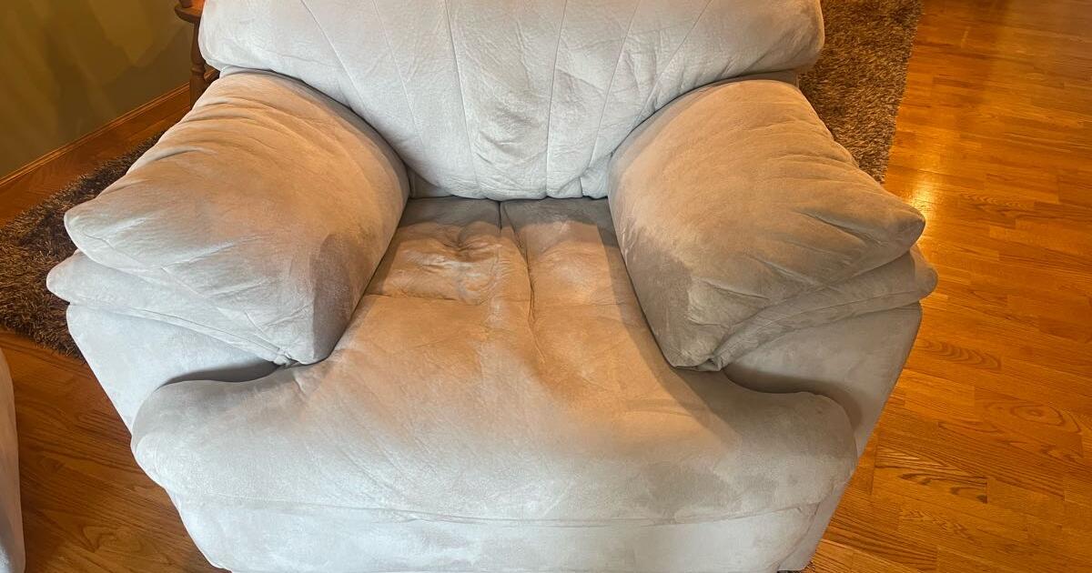 Overstuffed microfiber chair for Free in Blaine, MN | For Sale & Free ...