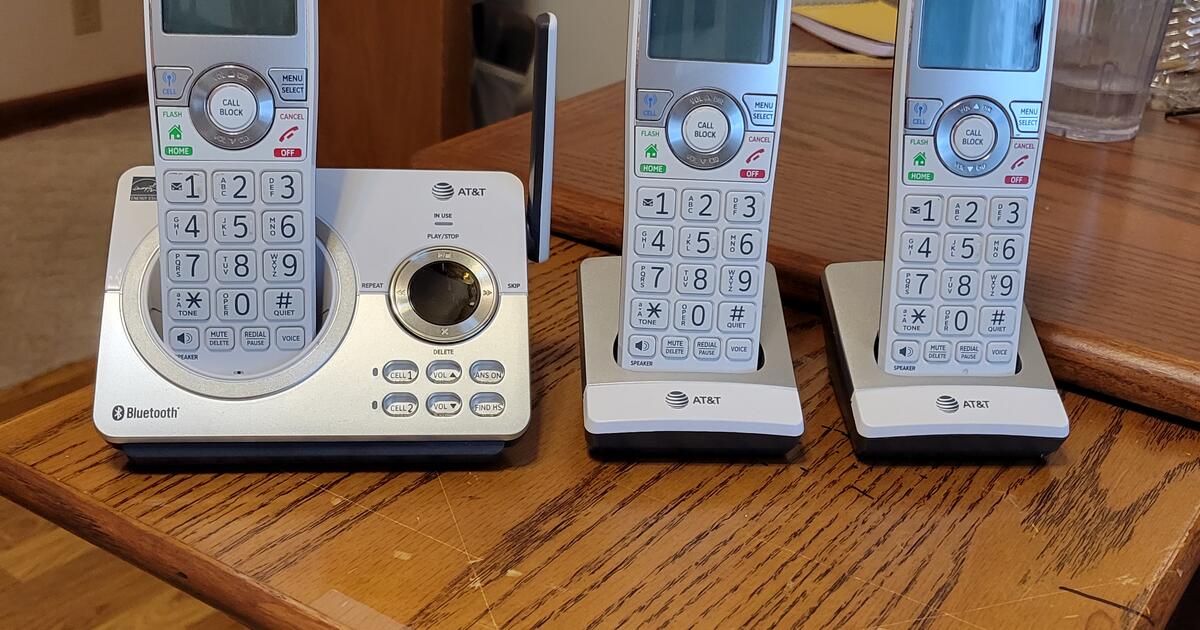 ATT 3 phone set cordless phones for $50 in Papillion, NE | Finds — Nextdoor