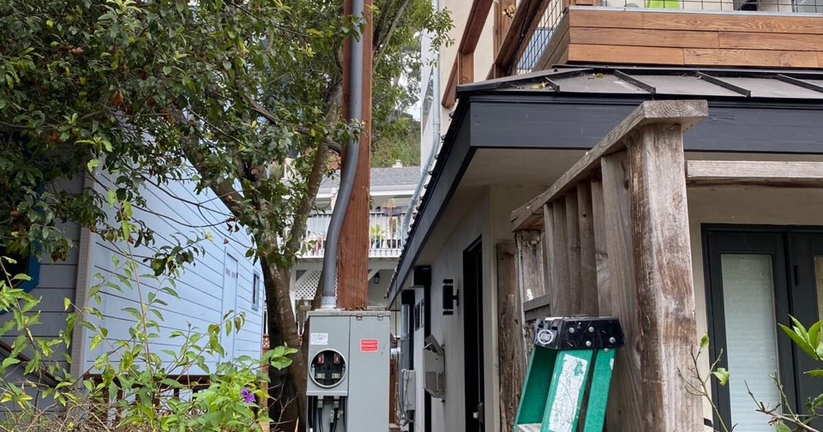 temp power pole 200AMP with box and top mast fully wired for $250 in ...