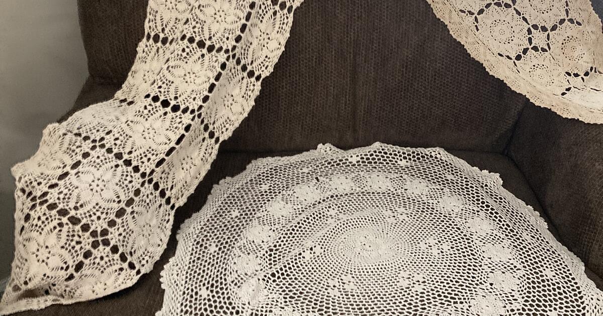 Vintage table runners for $6 in Williamsburg, VA | For Sale & Free ...