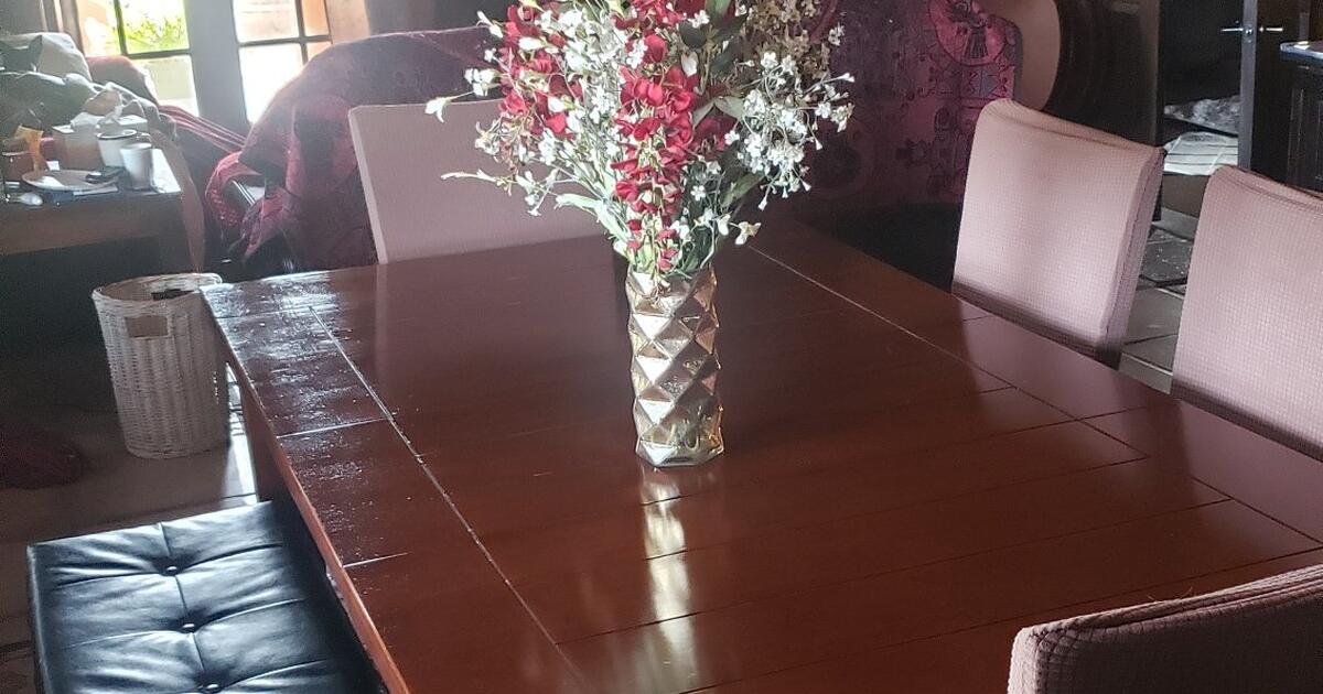 Lancaster style dining table/chairs/bench. Leaf included, great ...