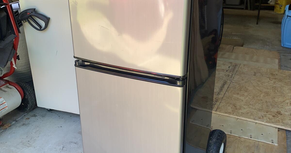 Magic Chef MCBR415S 4.0cu ft Fridge - AS IS for Free in Cary, NC | For ...