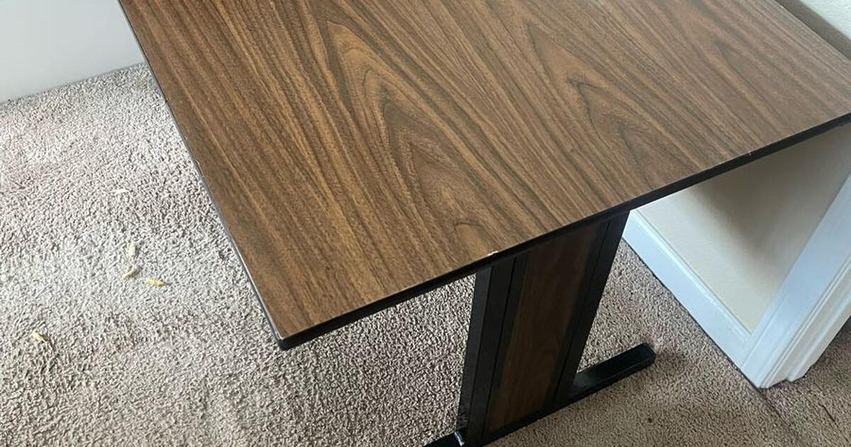 Sturdy Metal Table $10 OBO for $10 in Fort Lauderdale, FL | For Sale ...