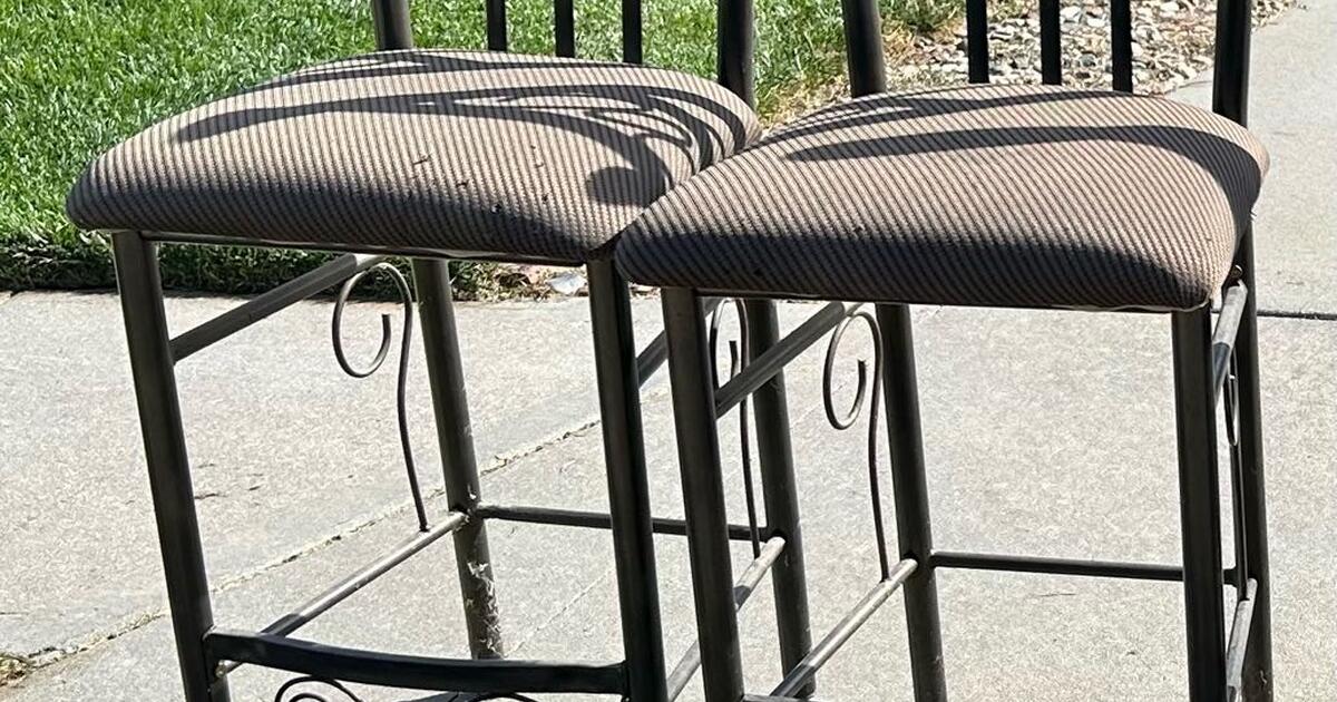 2 Free Bar Stools for Free in Bennington, NE | For Sale & Free — Nextdoor