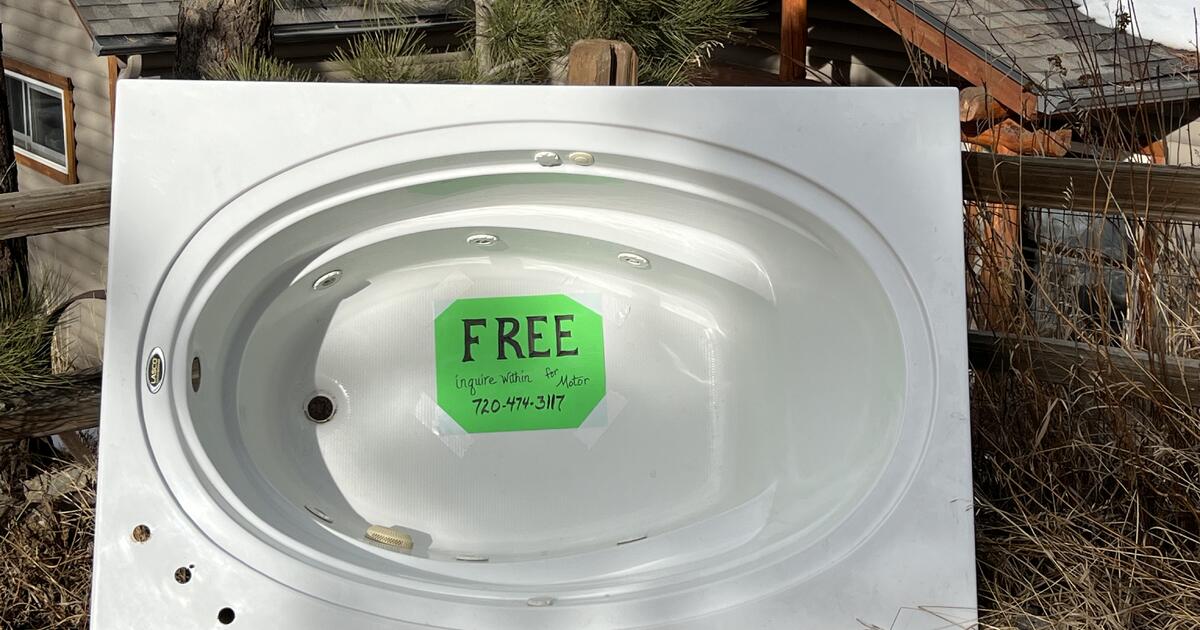 Lasco Jacuzzi Tub for Free in Evergreen, CO | For Sale & Free — Nextdoor
