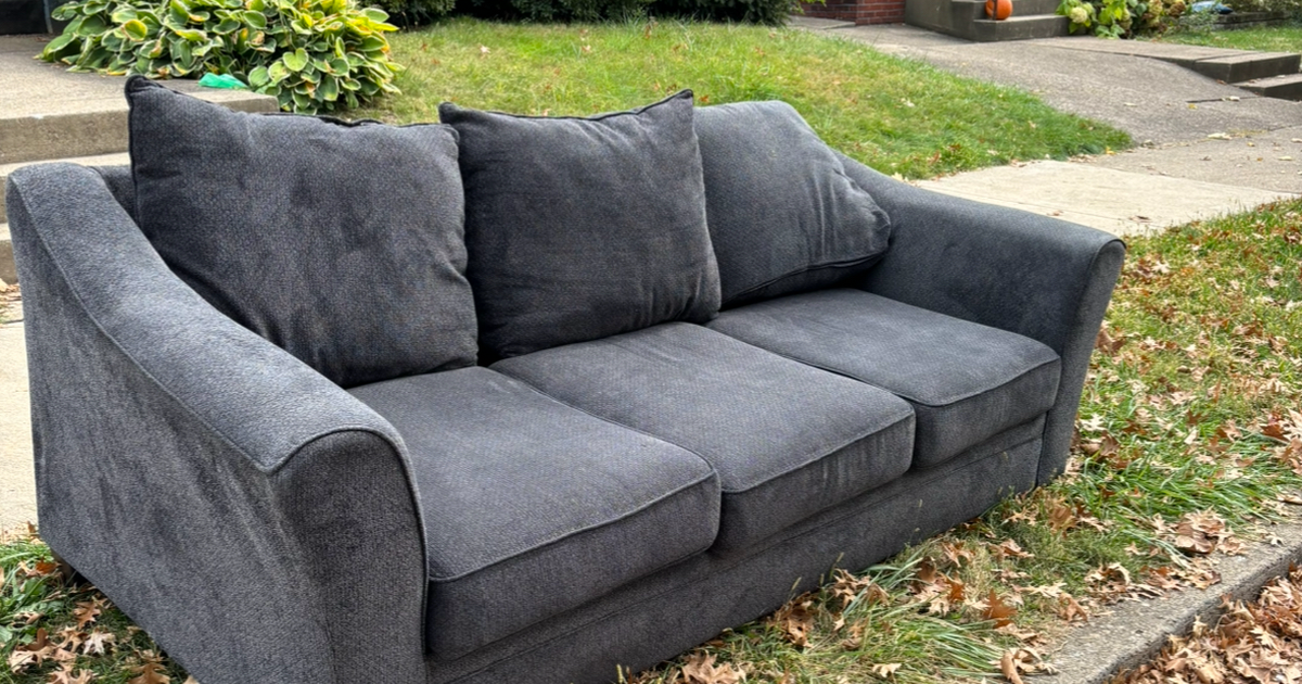 FREE Couch for Free in Pittsburgh, PA | For Sale & Free — Nextdoor