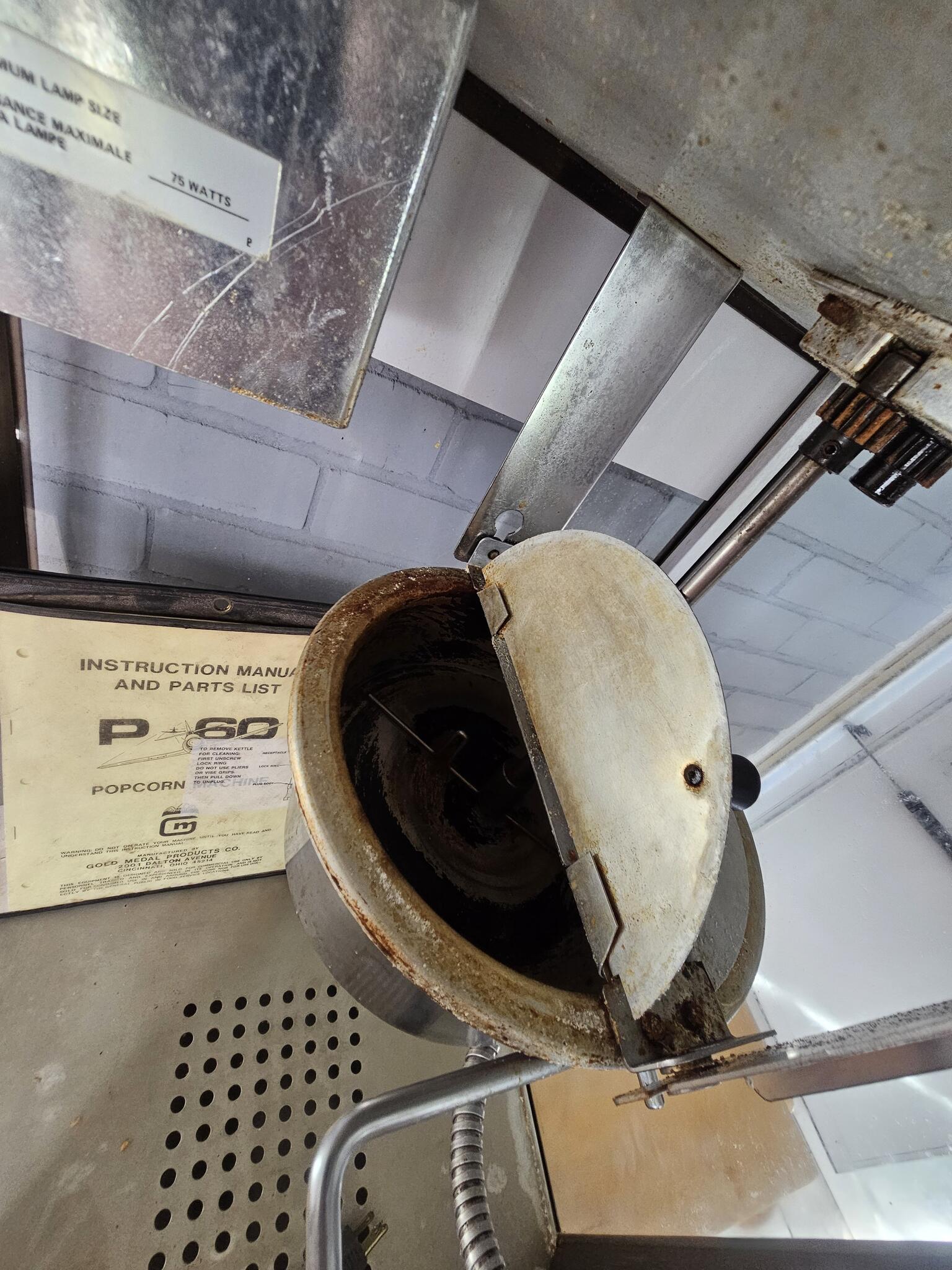 Vintage Gold Medal P60 2086 Theater Popcorn Machine for $400 in Warwick ...