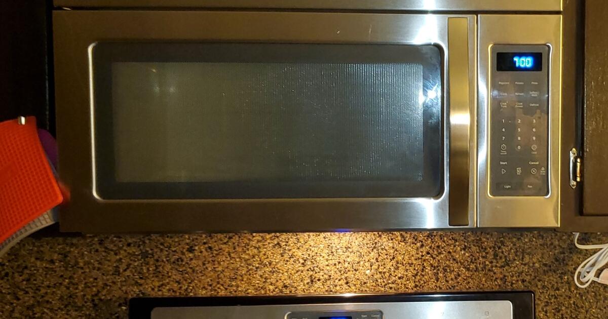 WHIRLPOOL ABOVE THE RANGE MICROWAVE STAINLESS W/ MOUNTING HARDWARE for ...