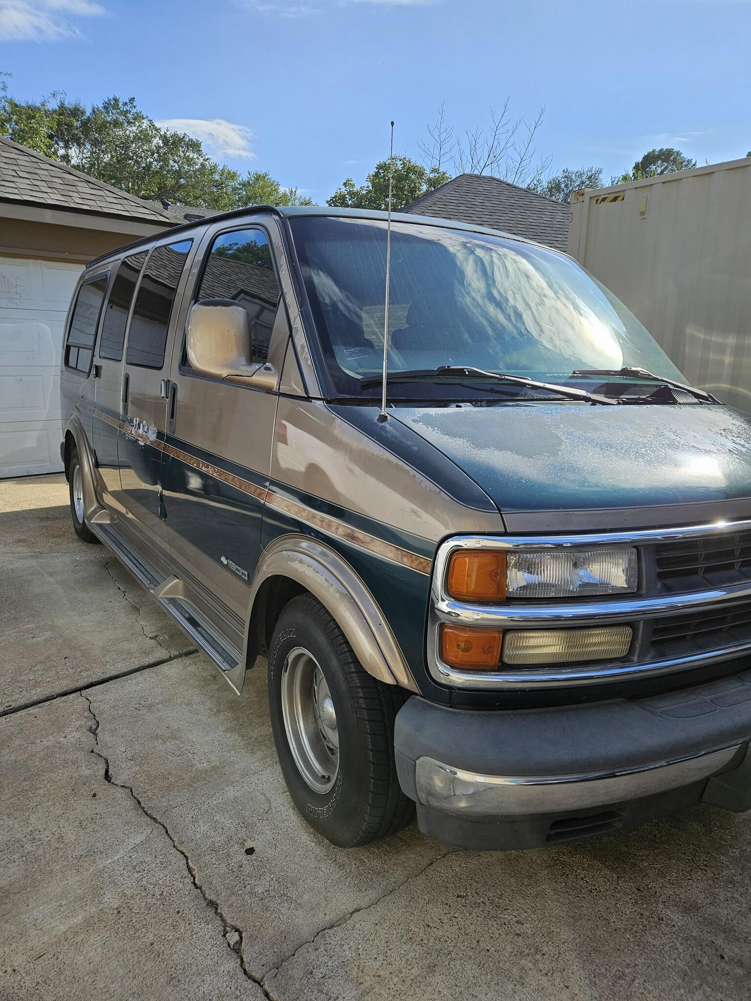 1998 Chevy Express Van 5.7 L for $6000 in Tomball, TX | For Sale & Free ...