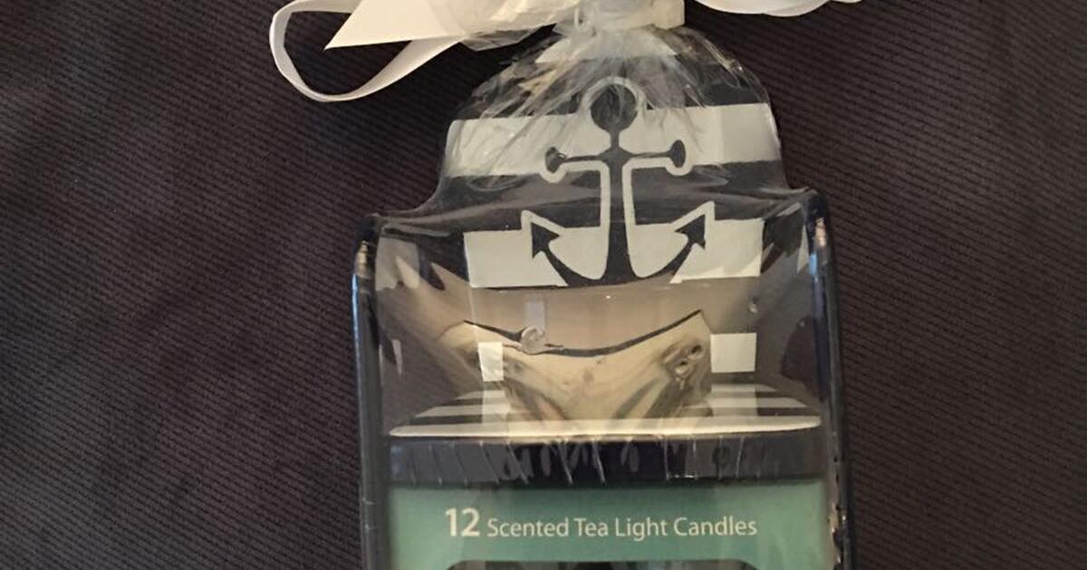 Yankee Candle beach chair with scented candles for $10 in Clarksburg ...