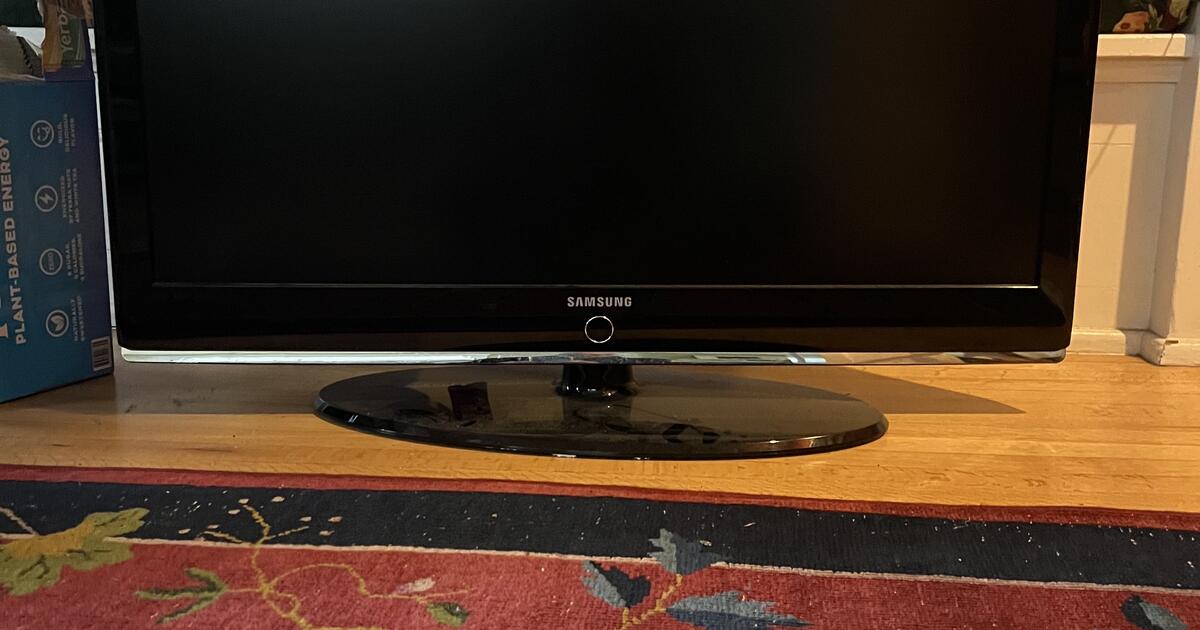 Samsung flat panel TV for Free in Seattle, WA | For Sale & Free — Nextdoor