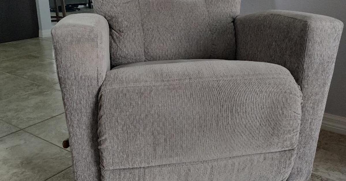 Two Lazy Boy rocker recliner's $75 each will sell one or both. for $75 ...