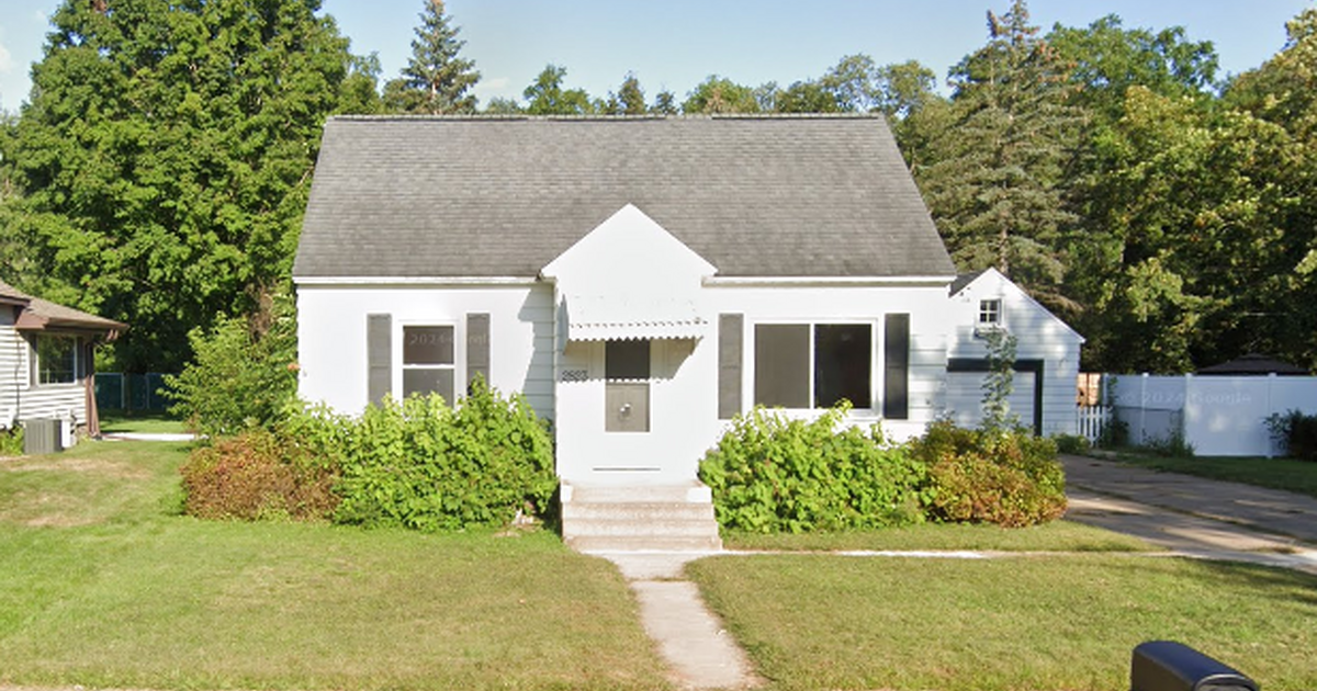 Charming 3-Bedroom Cape Cod Home with Spacious Fenced in Yard and Prime ...